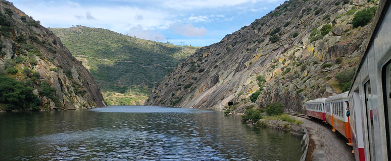 Douro Valley by train - Portugal's most scenic railway